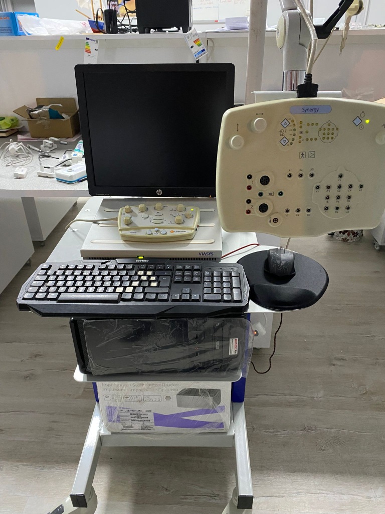 Secondhand Viasys Medelec Synergy 2 Channel EMG Device - Medbidding