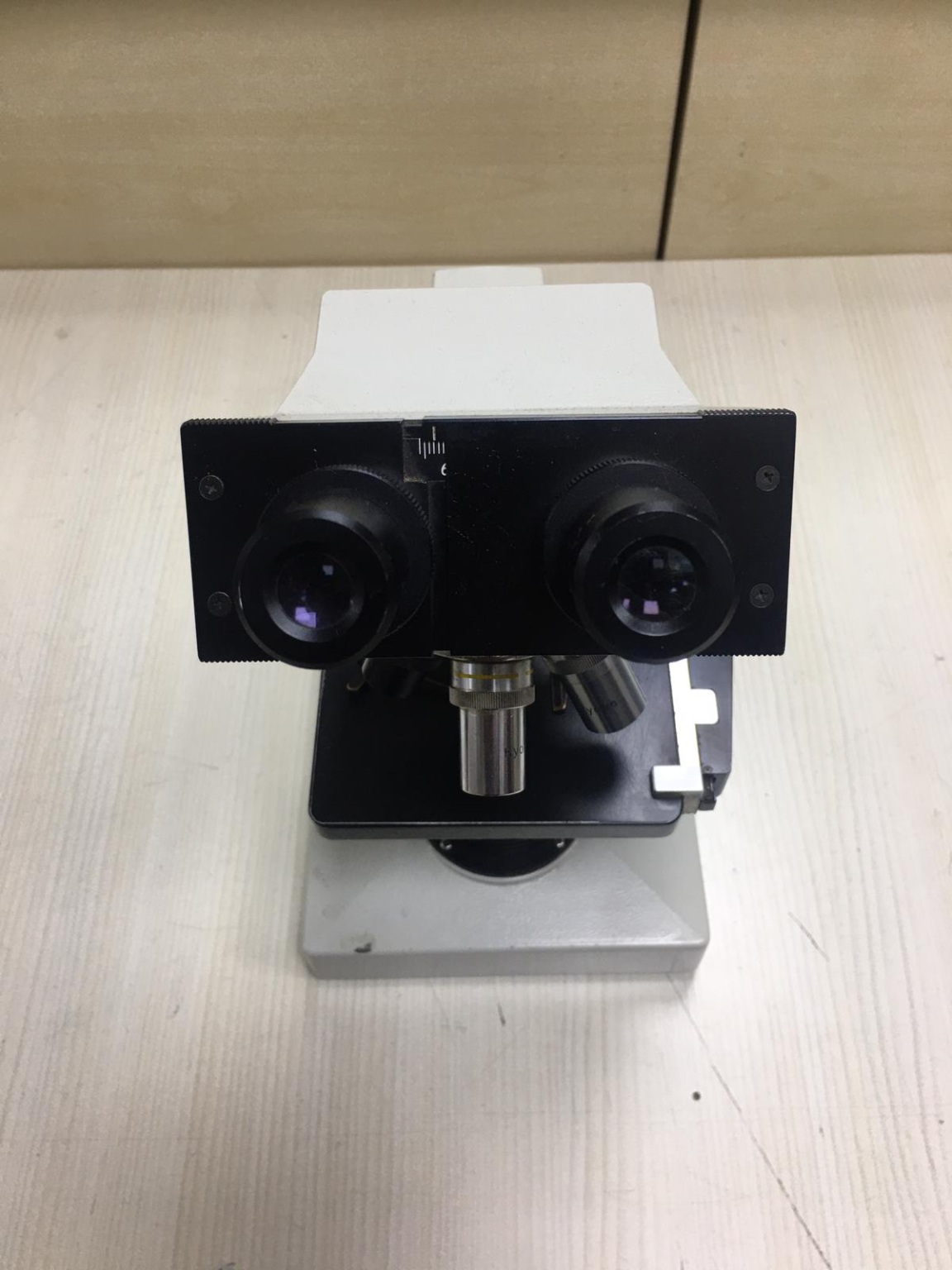 Secondhand Kyowa Biolux-12 Binocular Microscope - Medbidding