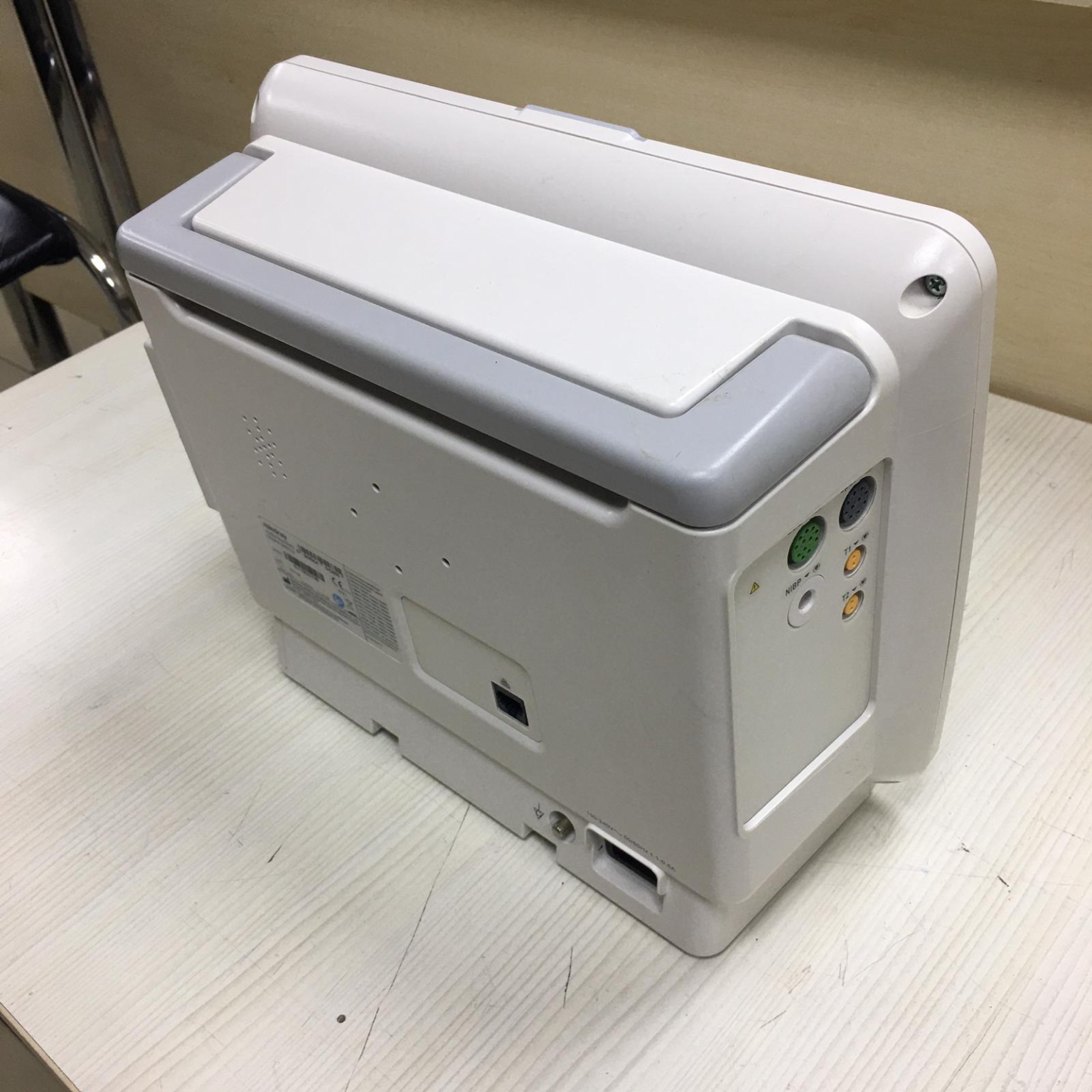 Secondhand Mindray iMEC 12 Patient Monitor - Medbidding