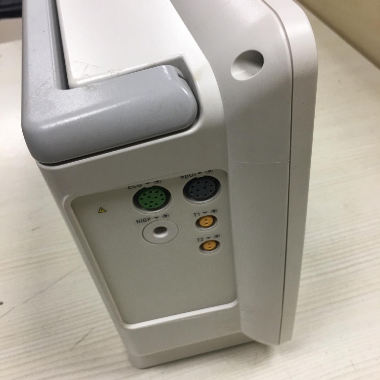 Secondhand Mindray iMEC 12 Patient Monitor - Medbidding