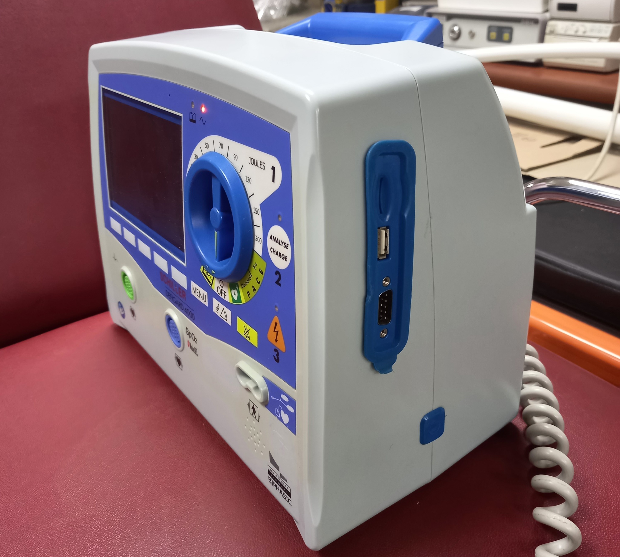 Secondhand Schiller Defigard 4000 AED Defibrillator - Medbidding
