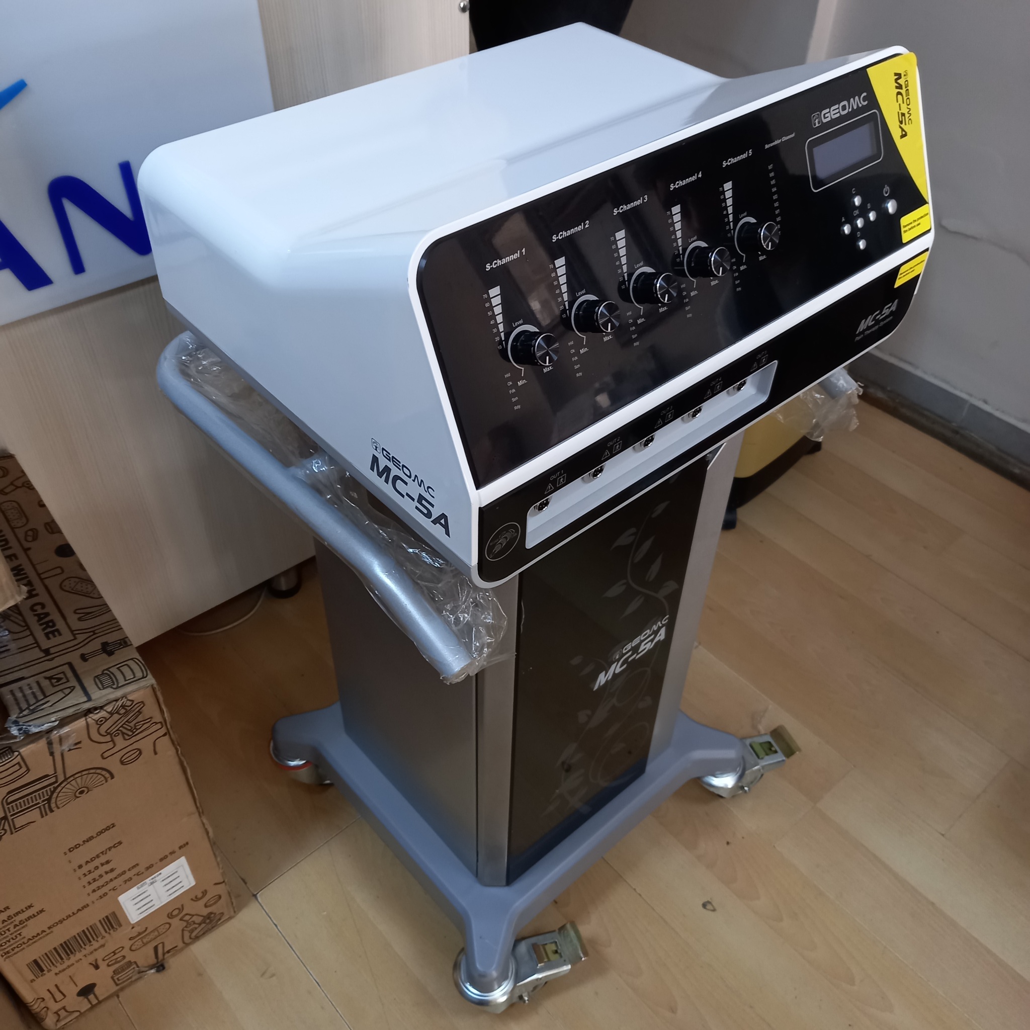 Secondhand Calmare MC-5A Pain Therapy System - Medbidding