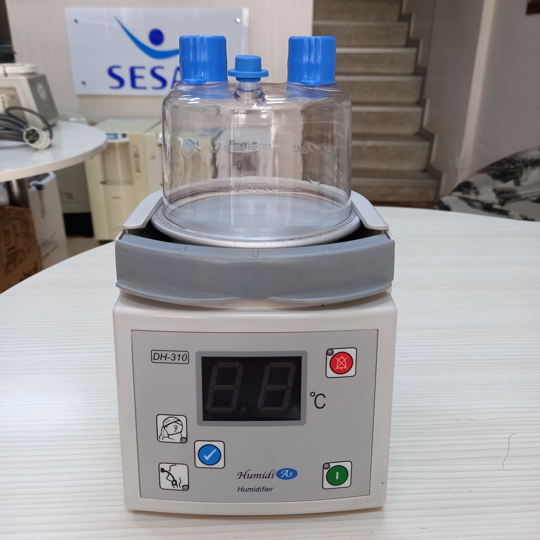 Secondhand HumidiAs DH-310 Mechanical Ventilator Humidifier - Medbidding