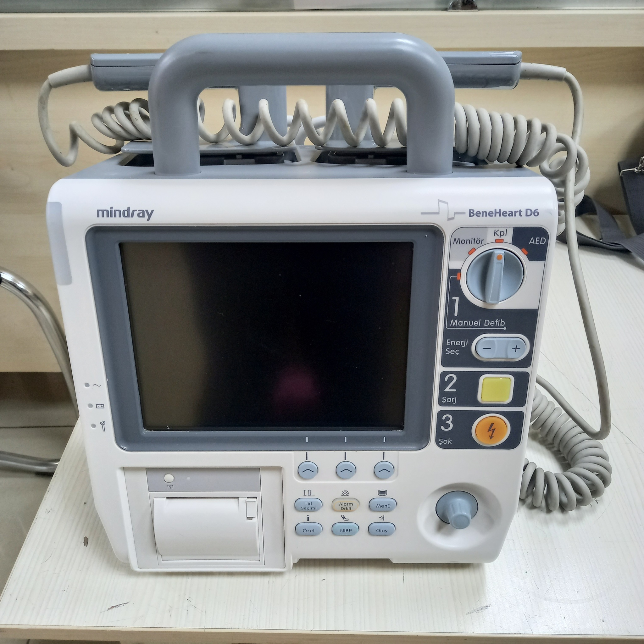 Secondhand Mindray BeneHeart D6 Monitor Defibrillator - Medbidding