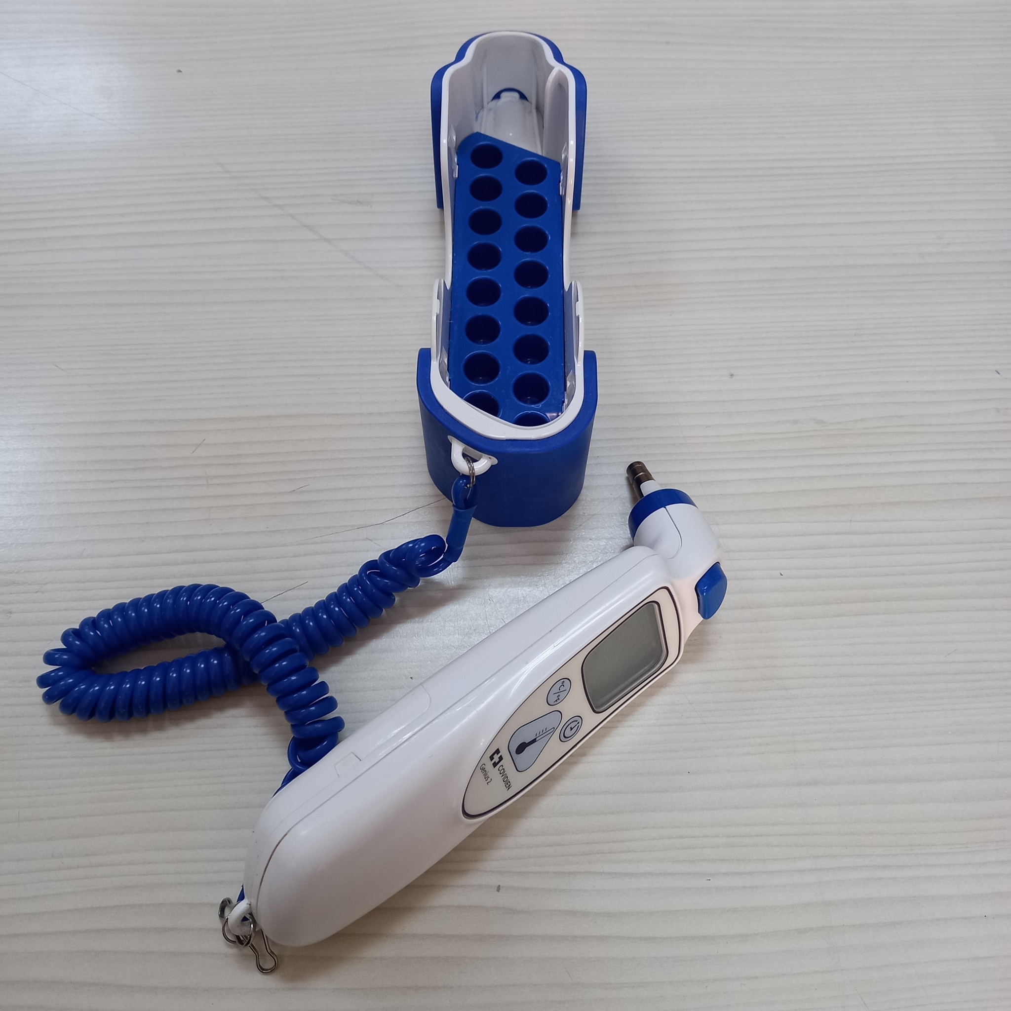 Secondhand Covidien Genius 2 Tympanic Thermometer - Medbidding