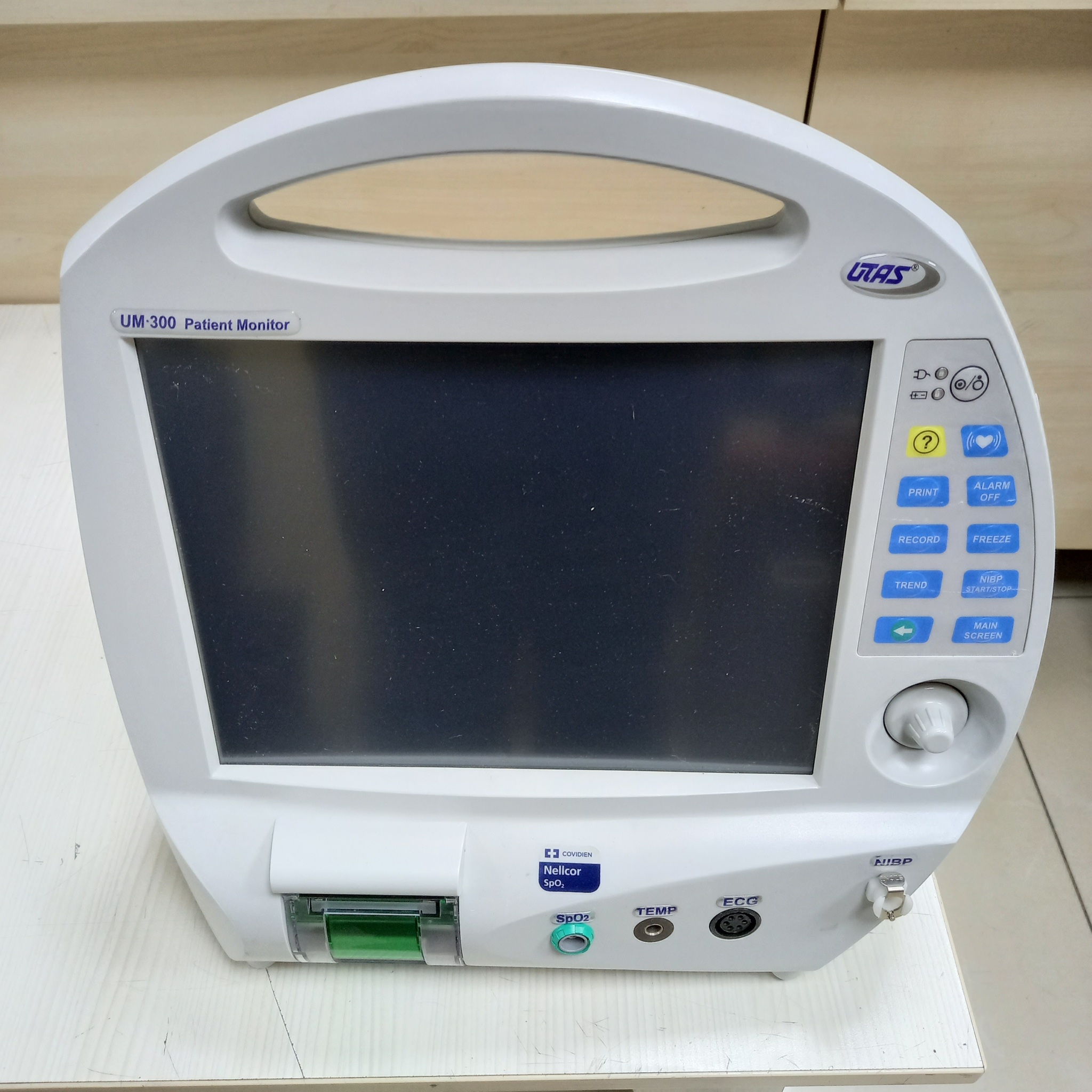 Secondhand Utas UM-300T Patient Monitor - Medbidding