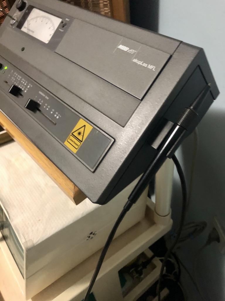 Secondhand MBB-AT Akuplas MFL Laser Acupuncture Device - Medbidding