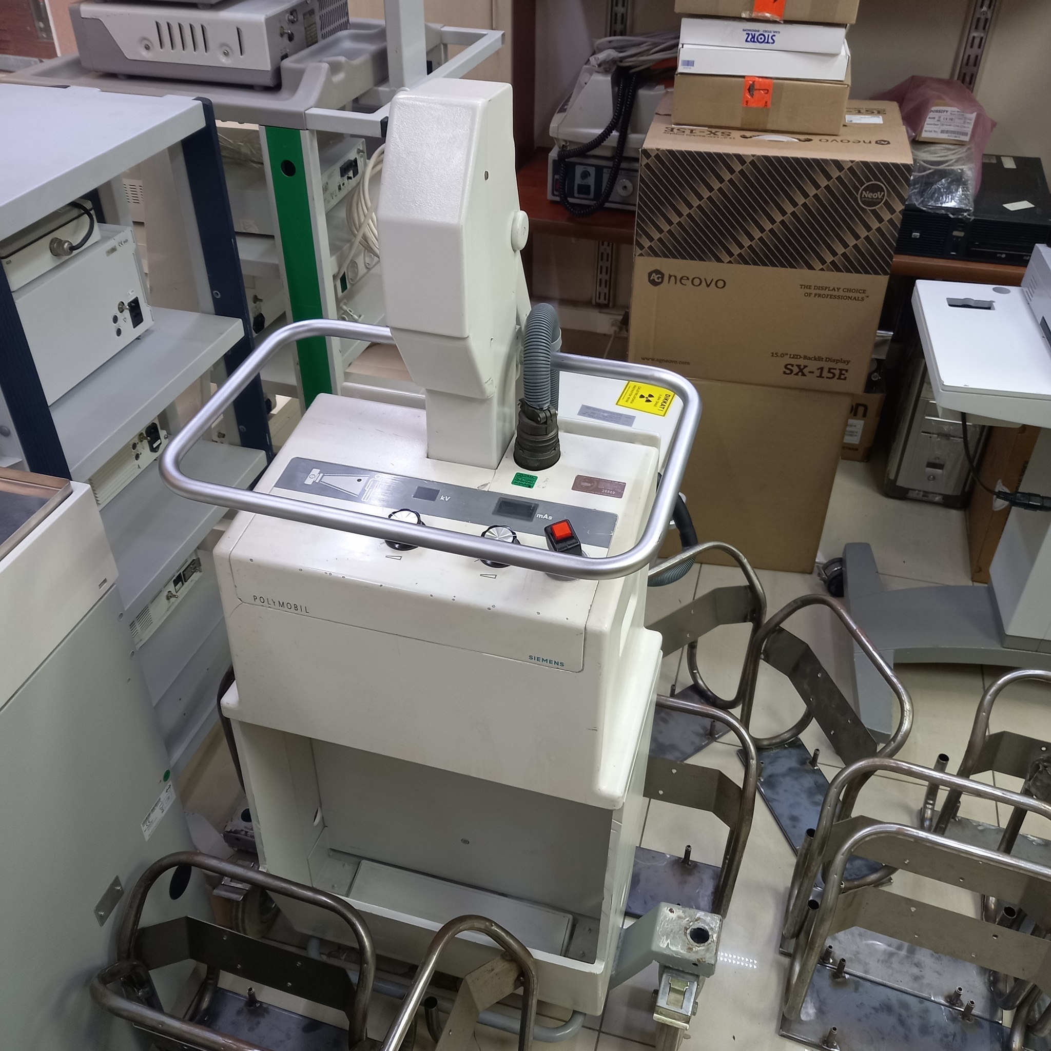Secondhand Siemens Polymobil Portable X-Ray Device - Medbidding