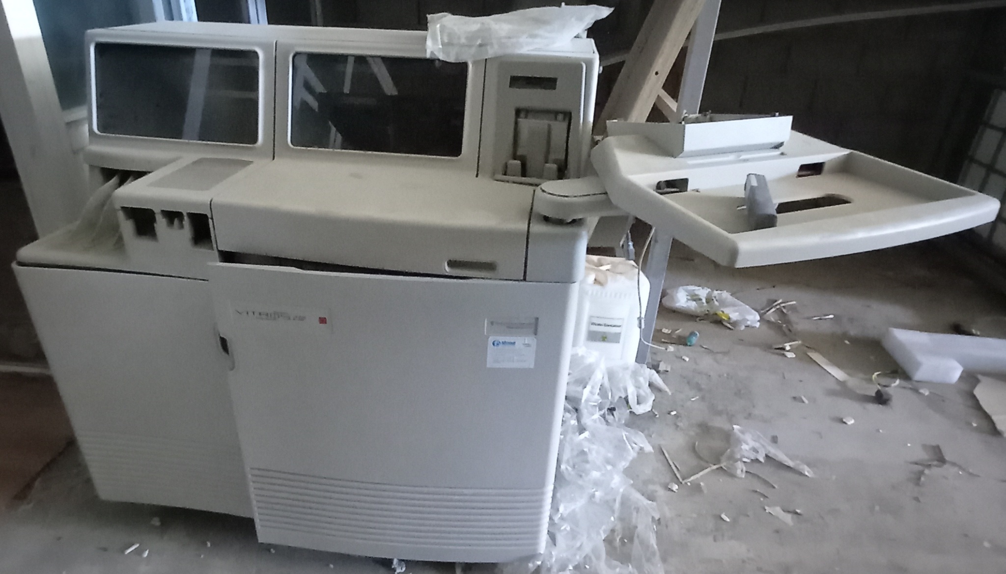 Secondhand Vitros 250 Biochemistry Analyzer - Medbidding