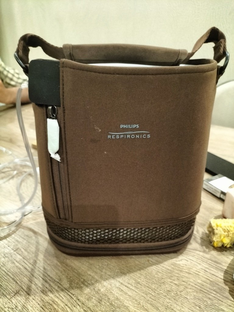 Secondhand Philips Respironics Simply Go Mini 2.3kg Portable Oxygen ...