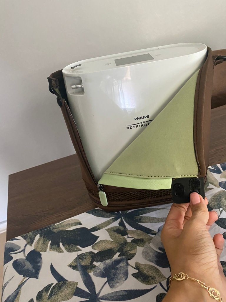 Secondhand Philips Respironics Simply Go Mini 2.3kg Portable Oxygen ...