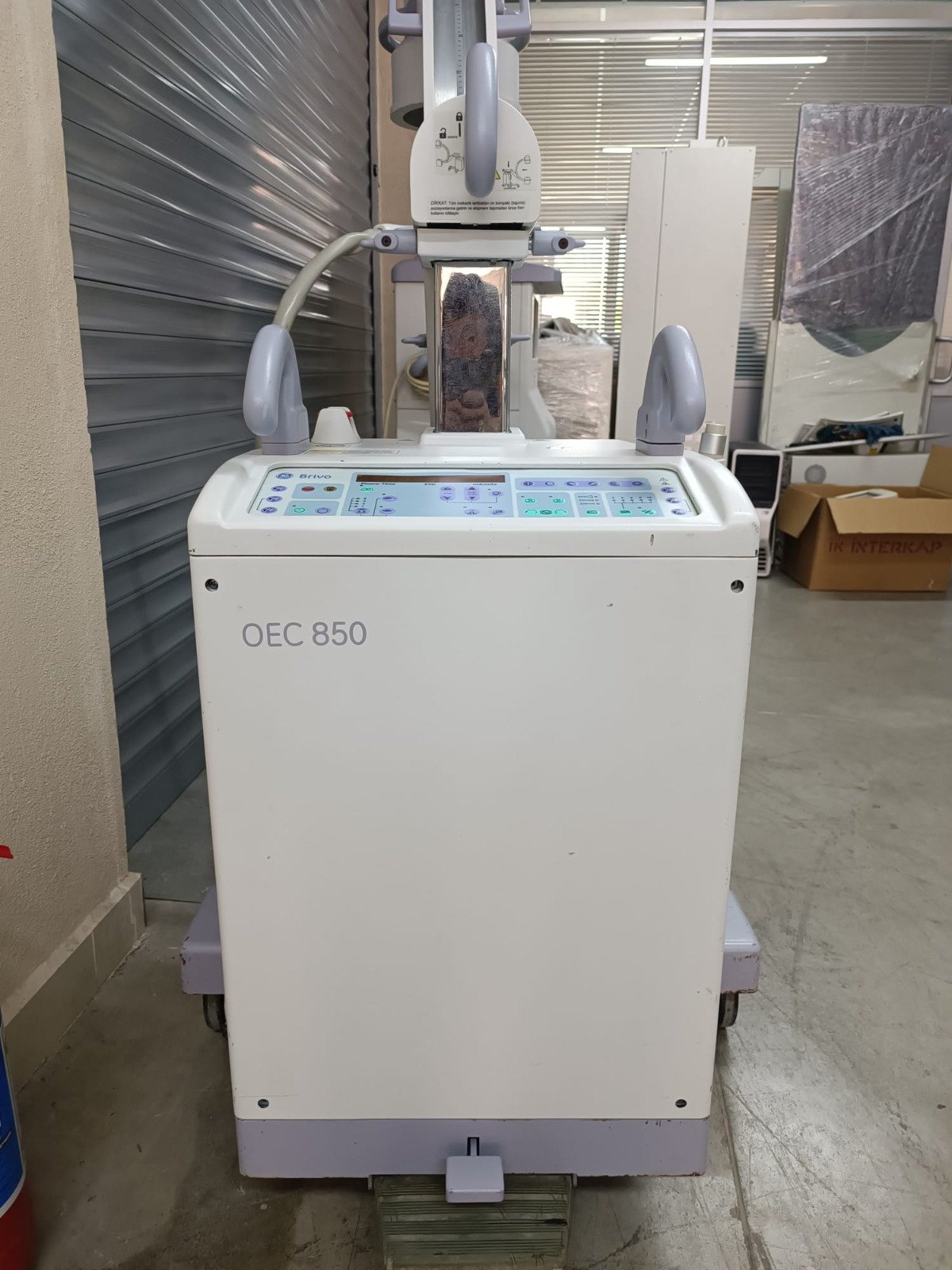 Secondhand GE Brivo OEC 850 C-Arm X-Ray Device - Medbidding