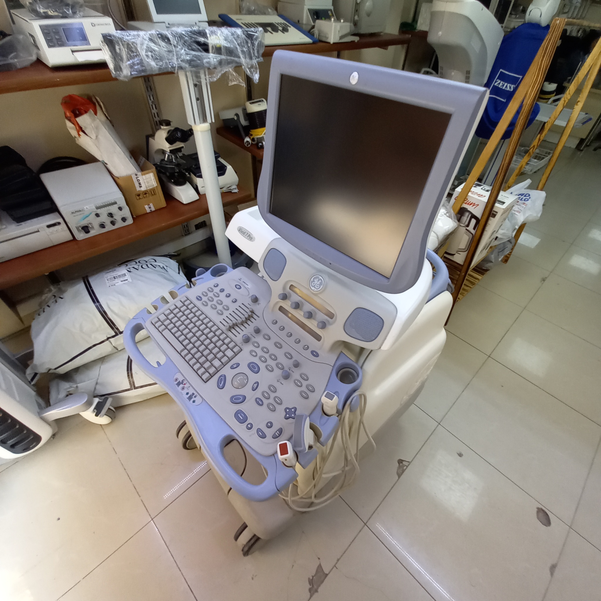 Secondhand GE Vivid 7 Pro Echocardiography Machine - Medbidding