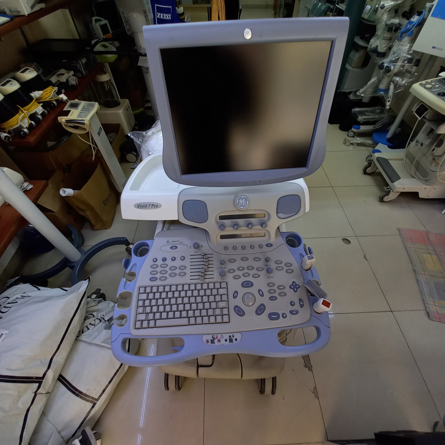 Secondhand GE Vivid 7 Pro Echocardiography Machine - Medbidding
