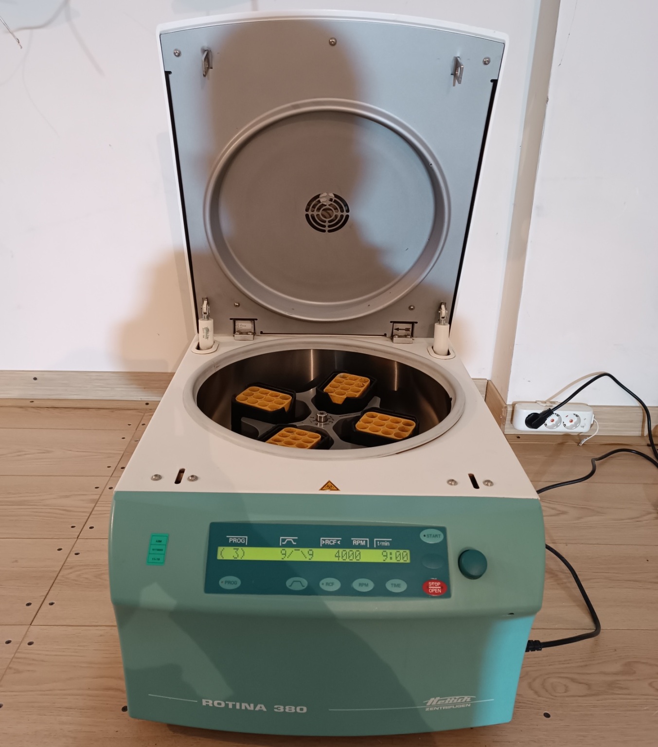 Secondhand Hettich Rotina 380 48 Tubes Swing-out Rotor Centrifuge ...