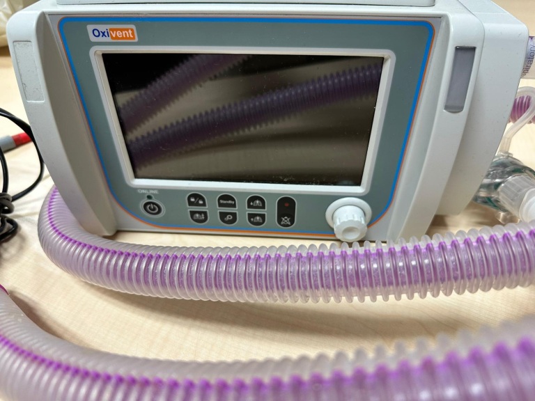 İkinci El Oxivent Oxi4 Plus Ev Tipi Mekanik Ventilatör - Medbidding