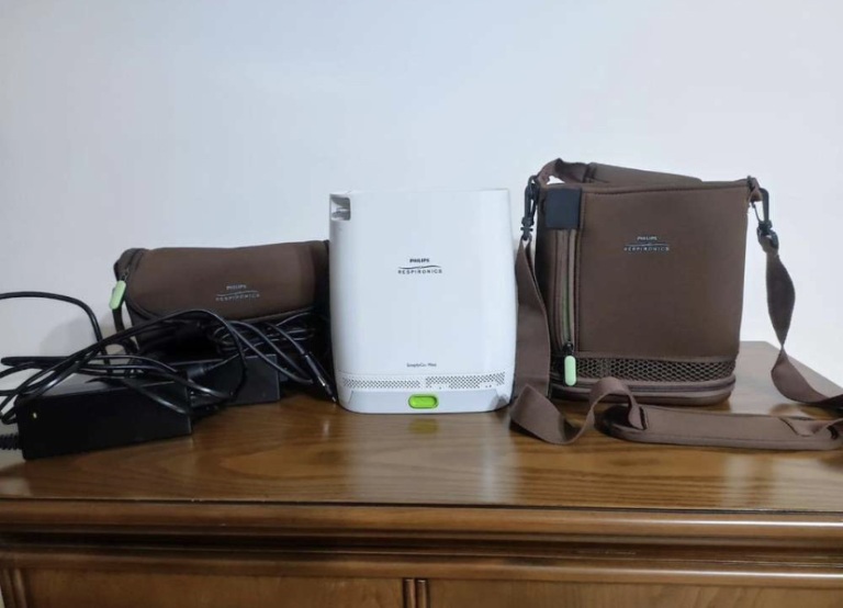 Secondhand Philips Respironics Simply Go Mini 2.3kg Portable Oxygen ...