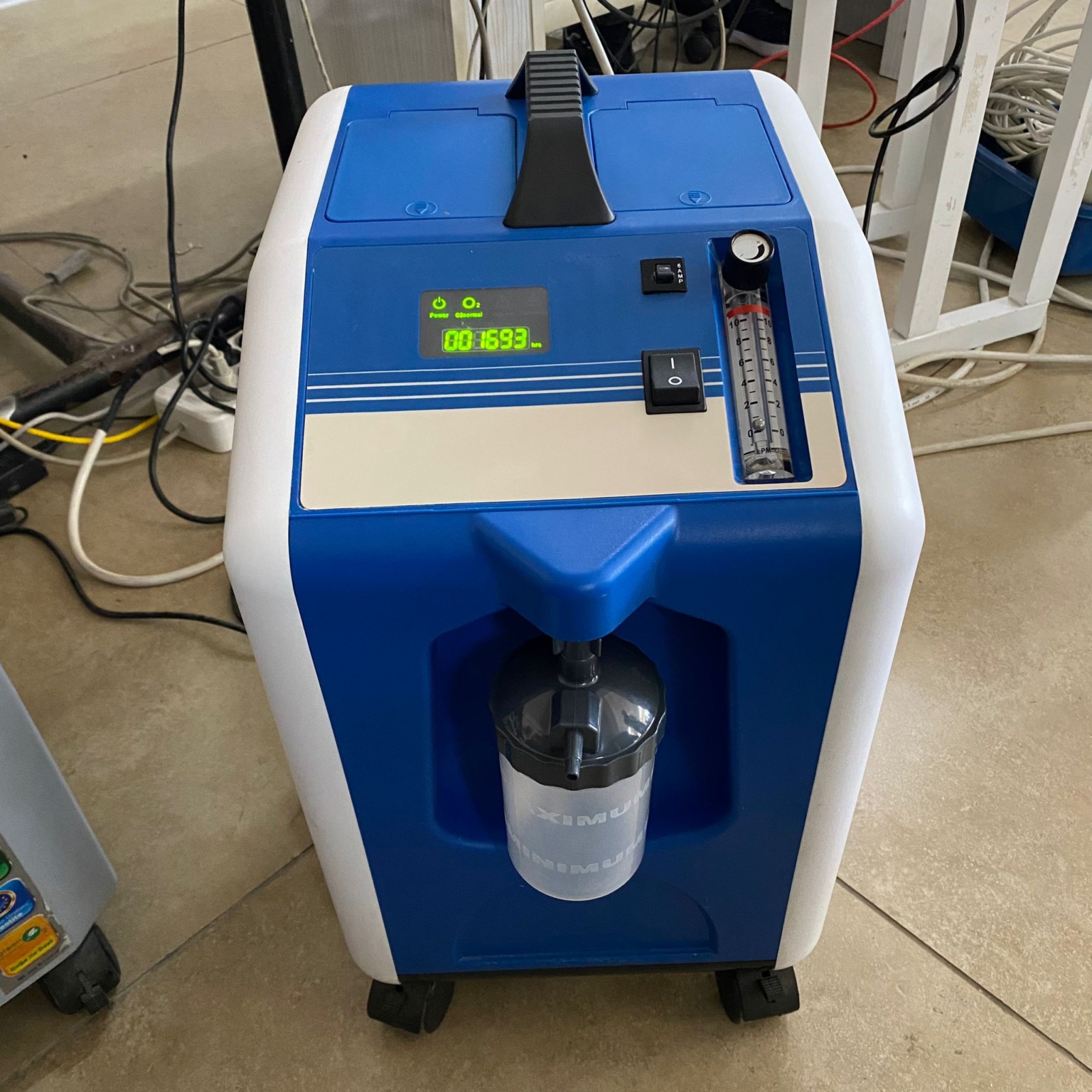 Secondhand Inox CP-101 10L/min Oxygen Concentrator - Medbidding