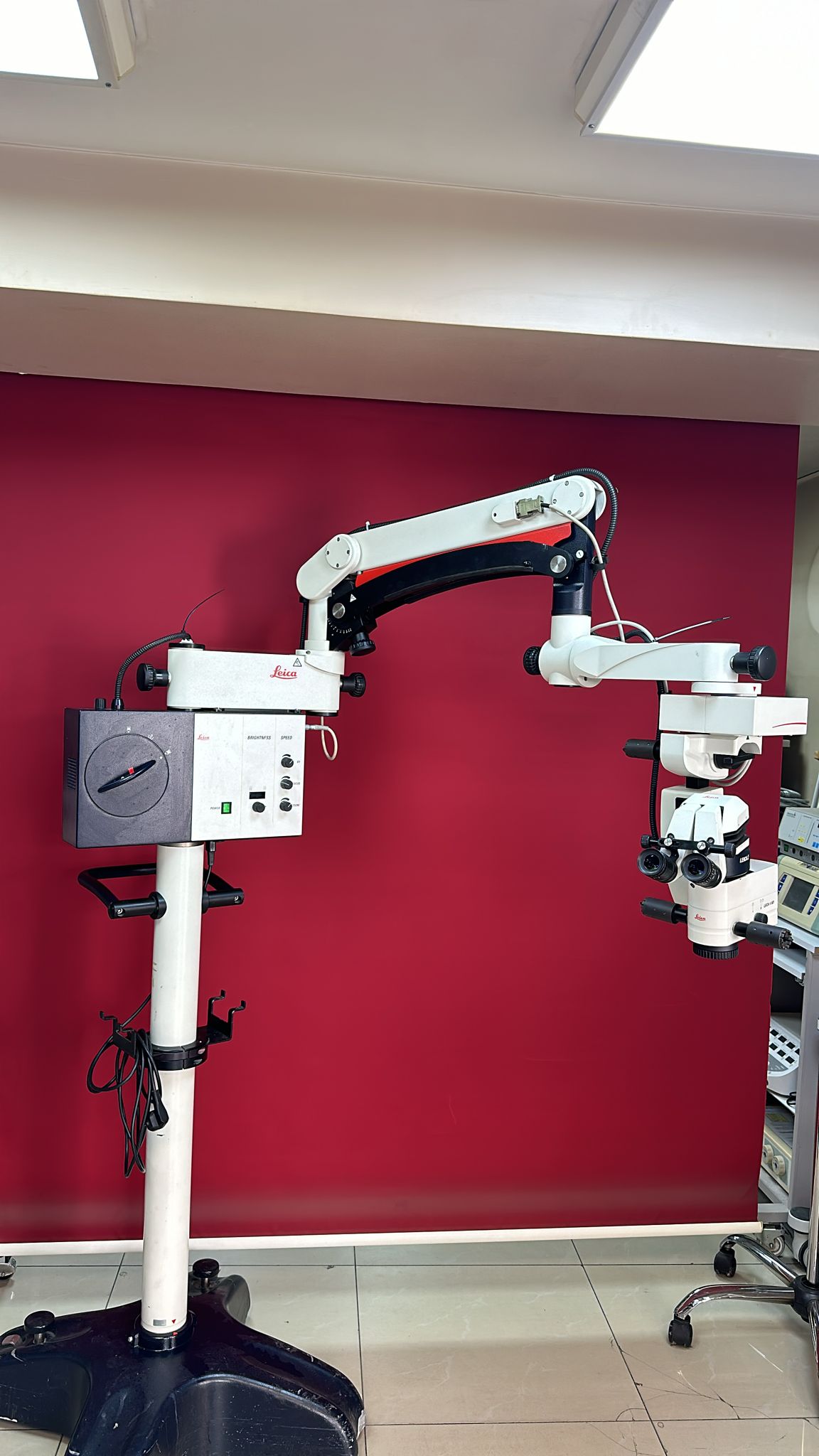 Secondhand Leica M501 Eye Surgical Microscope - Medbidding