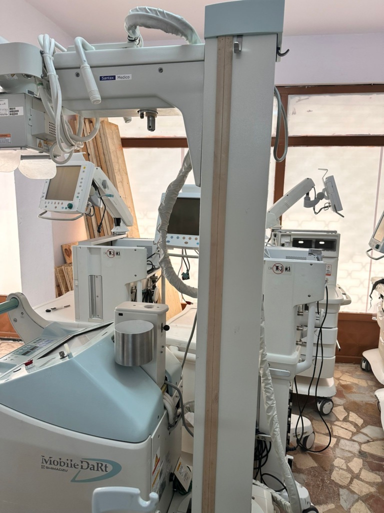 Secondhand Shimadzu Mobiledart Digital Portable X-Ray Device - Medbidding