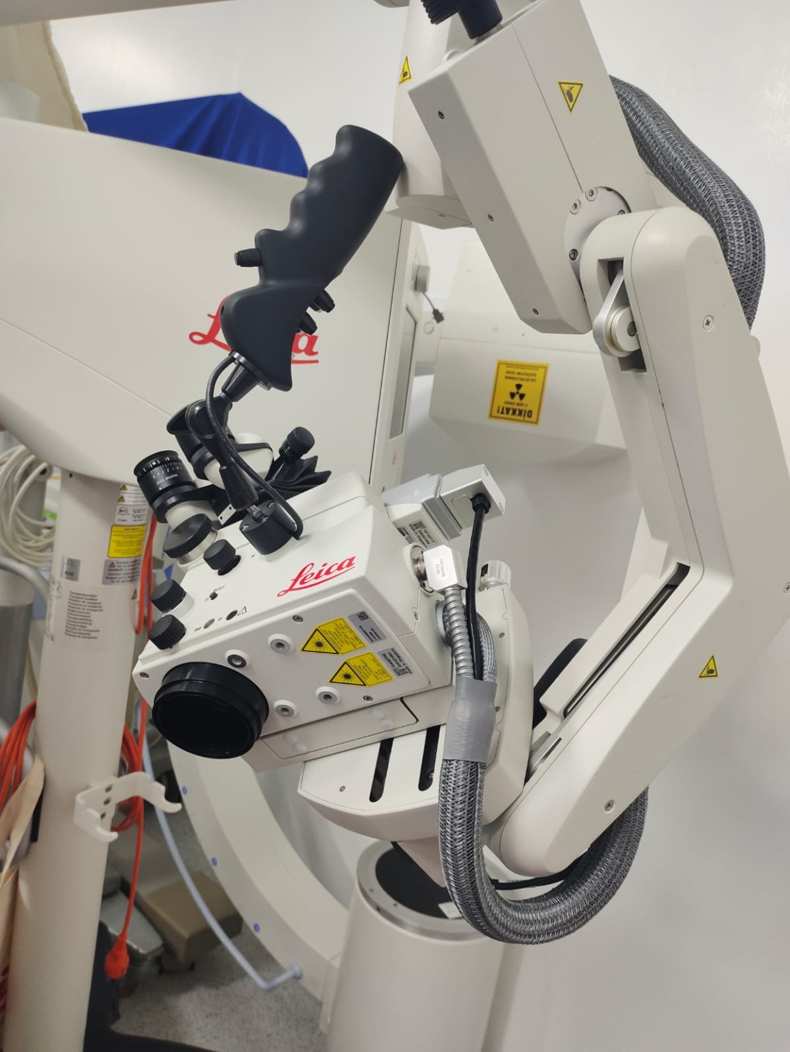 Secondhand Leica Provido Neurosurgical Microscope - Medbidding