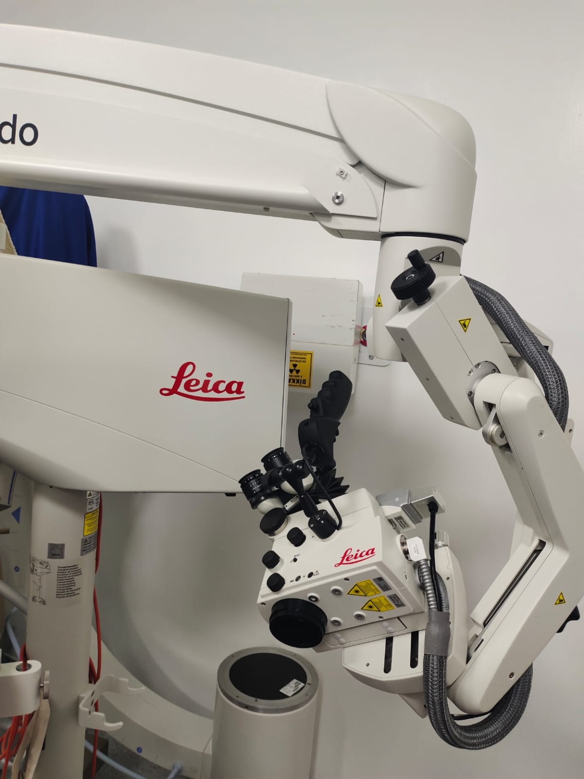 Secondhand Leica Provido Neurosurgical Microscope - Medbidding