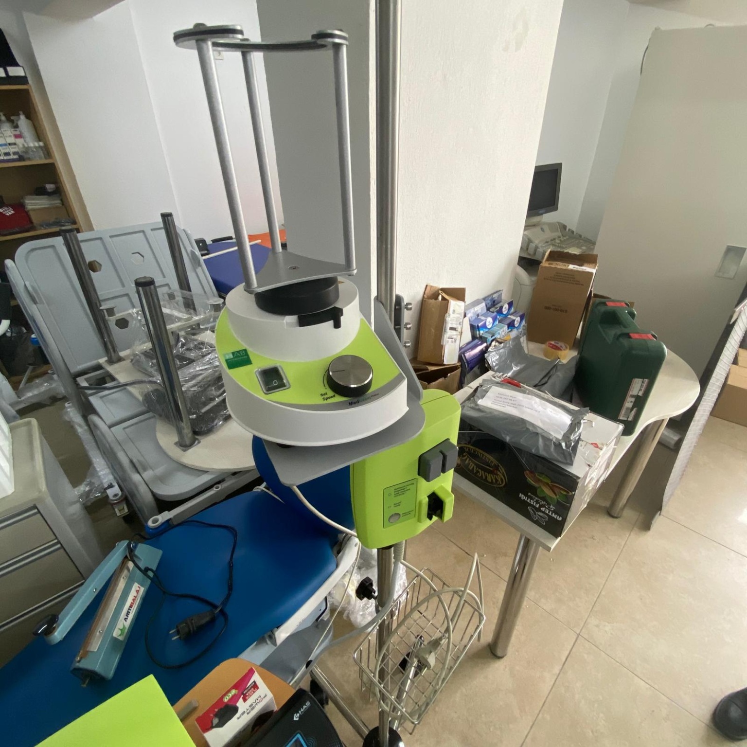 Secondhand Herrmann Hyper Medozon Comfort Ozone Generator - Medbidding