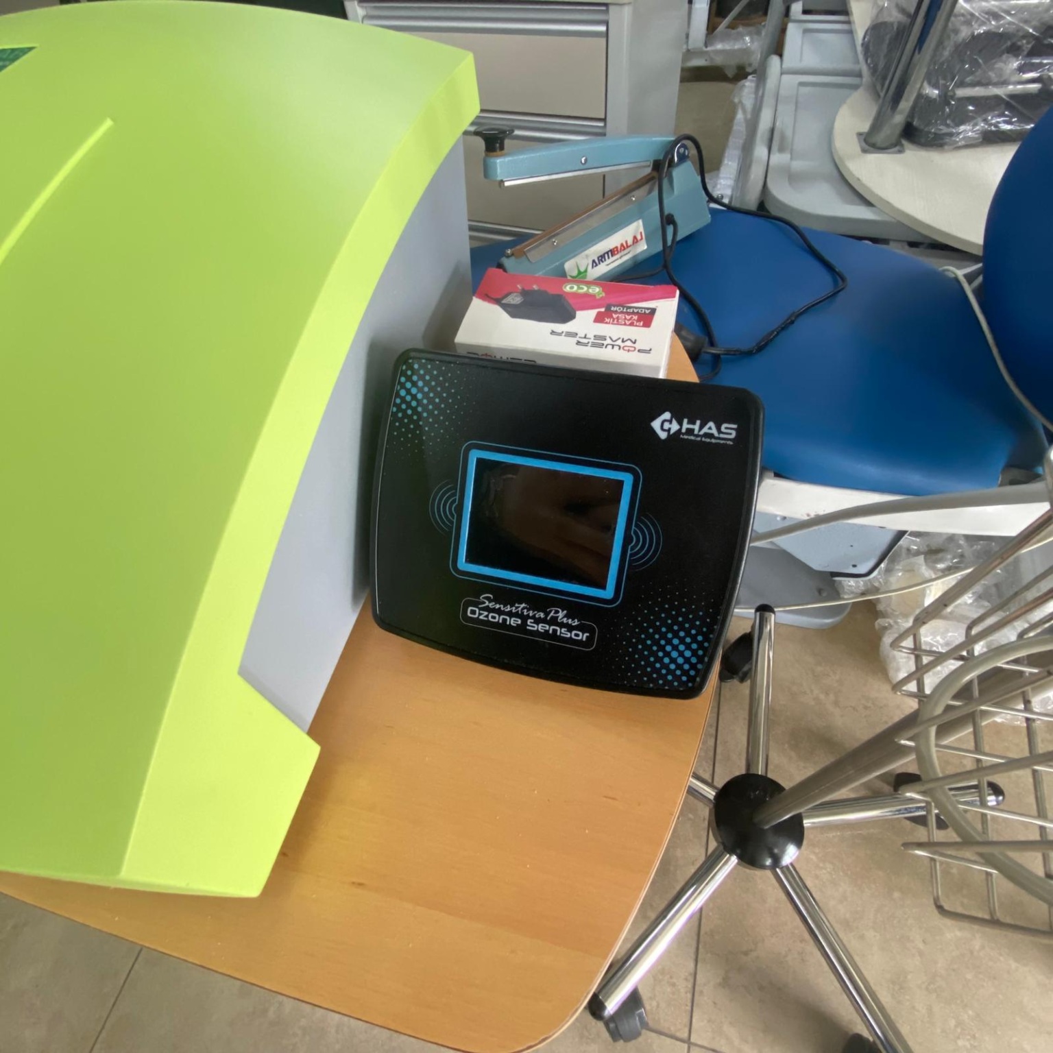 Secondhand Herrmann Hyper Medozon Comfort Ozone Generator - Medbidding