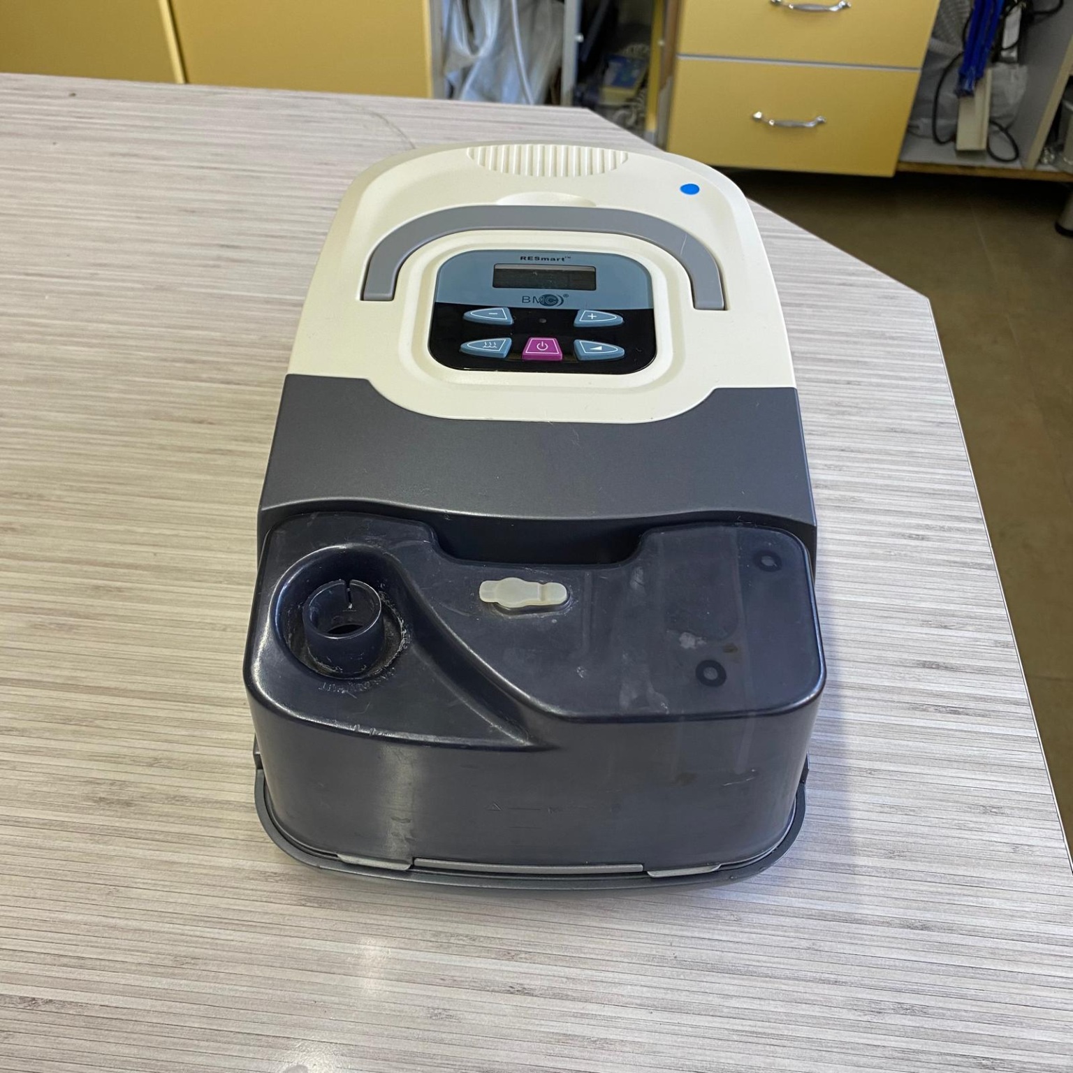 Secondhand BMC Resmart G1 CPAP Device with Humidifier - Medbidding