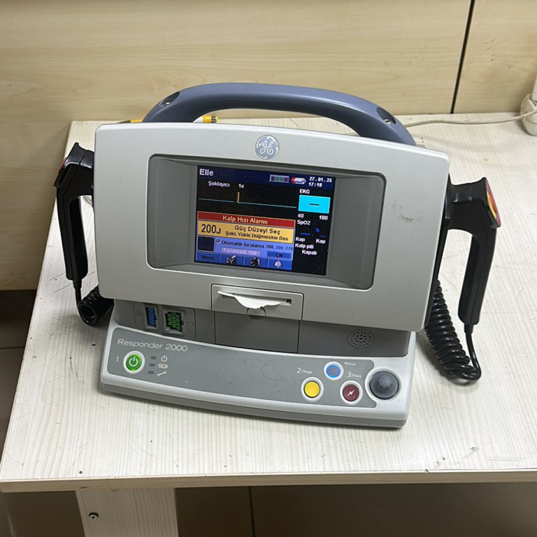 Secondhand GE Responder 2000 Monitor Defibrillator - Medbidding