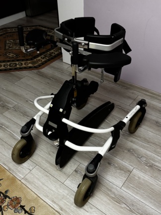 İkinci El Etac R82 Mustang Çocuk Tekerlekli Walker (Yürüteç) - Medbidding