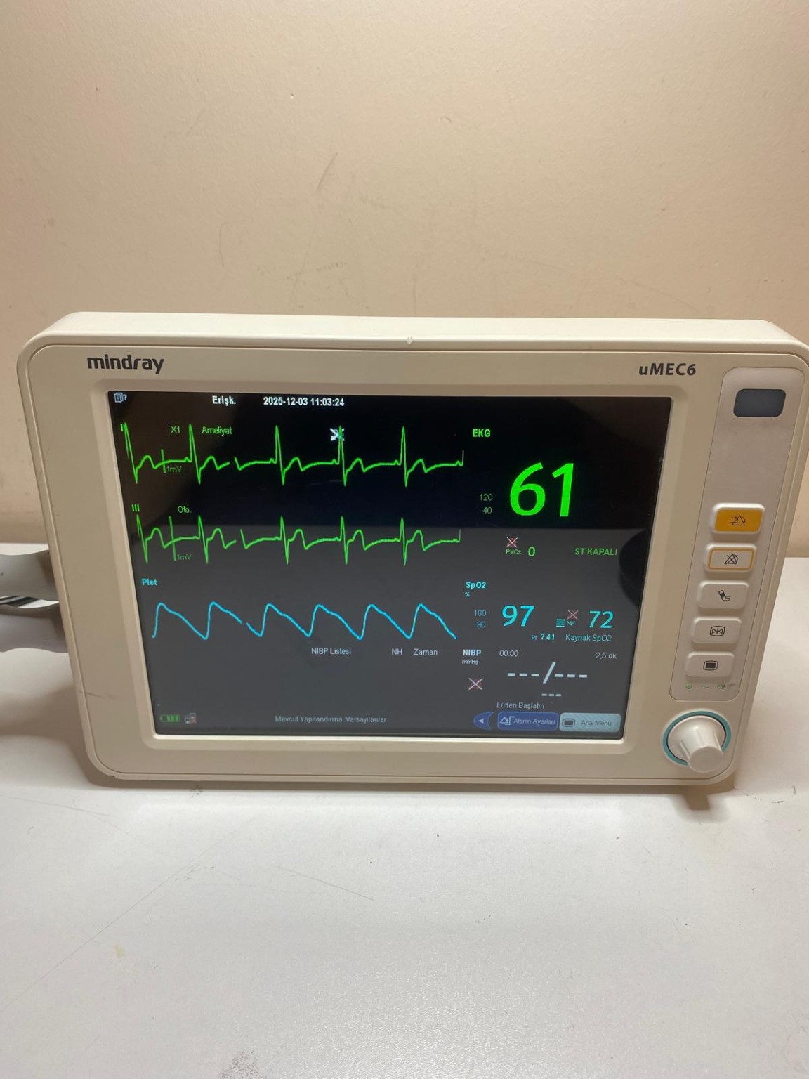 Secondhand Mindray uMEC 6 Patient Monitor - Medbidding